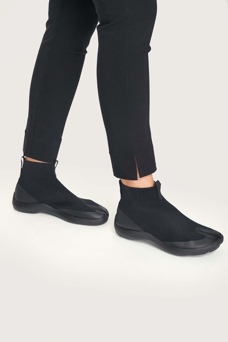 Magic stretch pants with slits