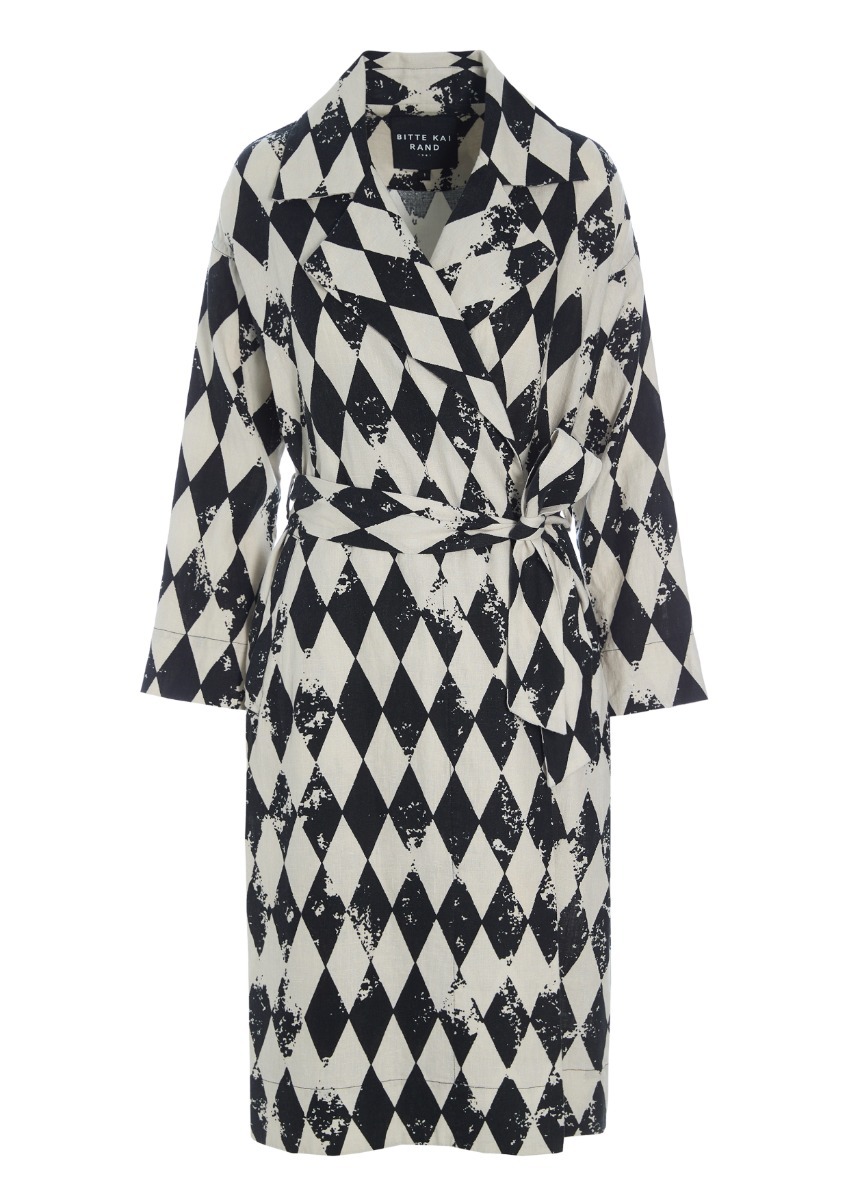 Broken harlequin coat